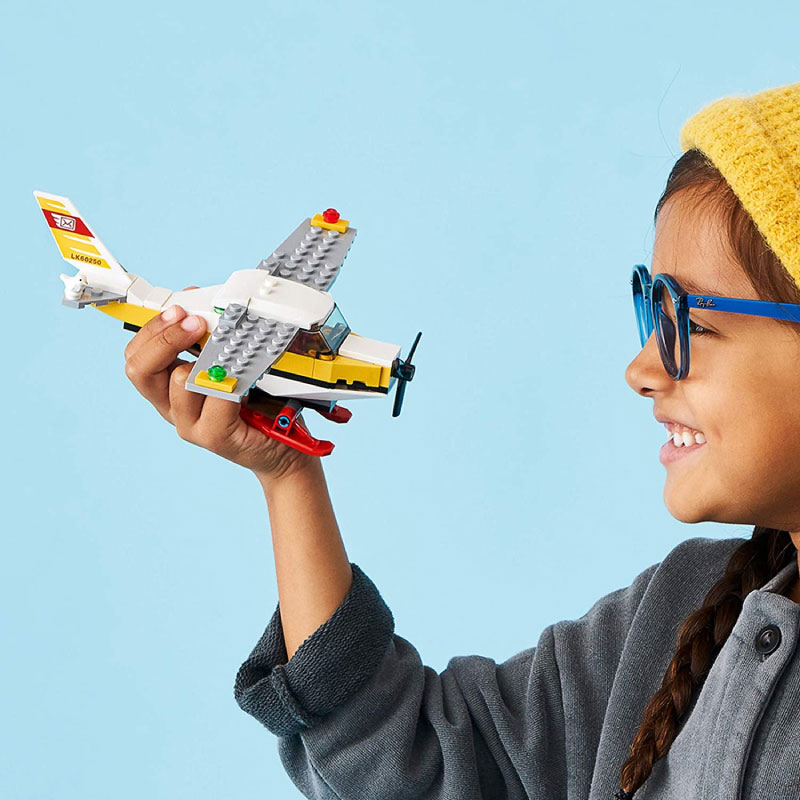 Lego City 60250 Mail Plane