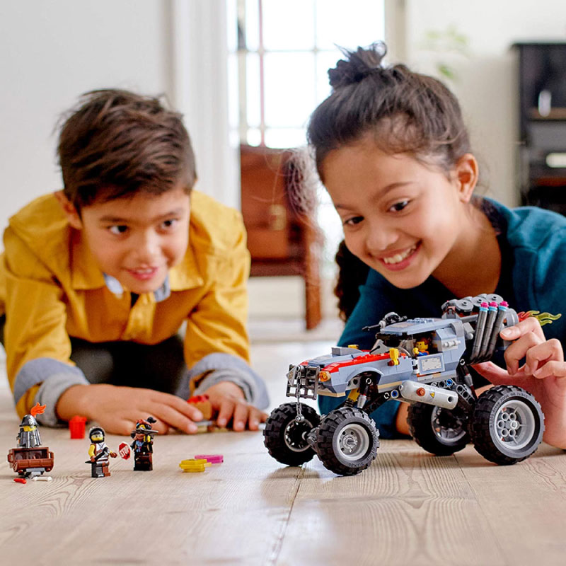 Lego THE LEGO MOVIE 2 70829 Emmet and Lucy’s Escape Buggy!