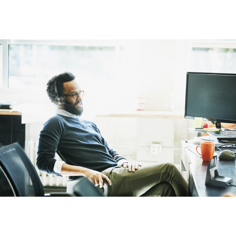 หูฟัง Poly Voyager Focus 2 UC Call Center Headset with Charge Stand